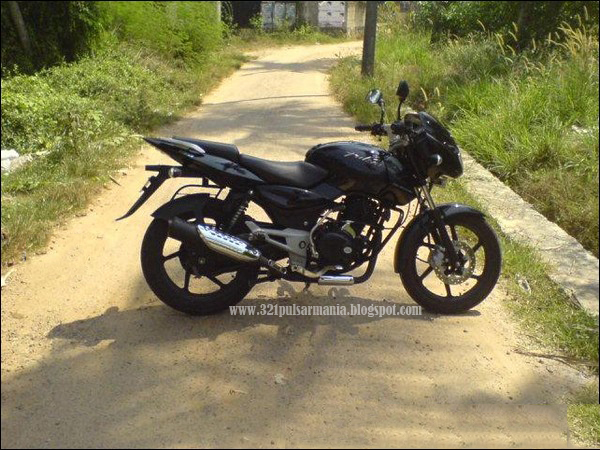 MoToRRaD CustoMIZ: Pulsar 150 ug 4.5 with split seat