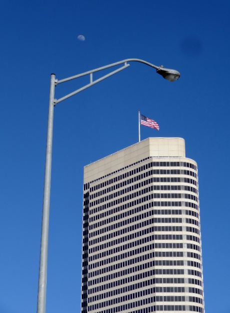 Houston in Pics: AIG Office Tower on Allen Parkway is getting roof-top