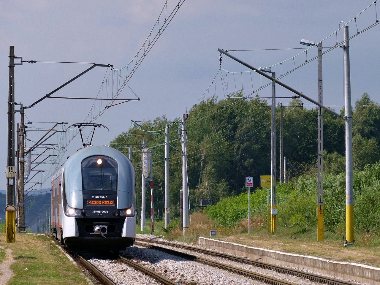 Świętokrzyski EN96-003 jako pociąg REGIO 42303 do Kielc. Rykoszyn etap ...