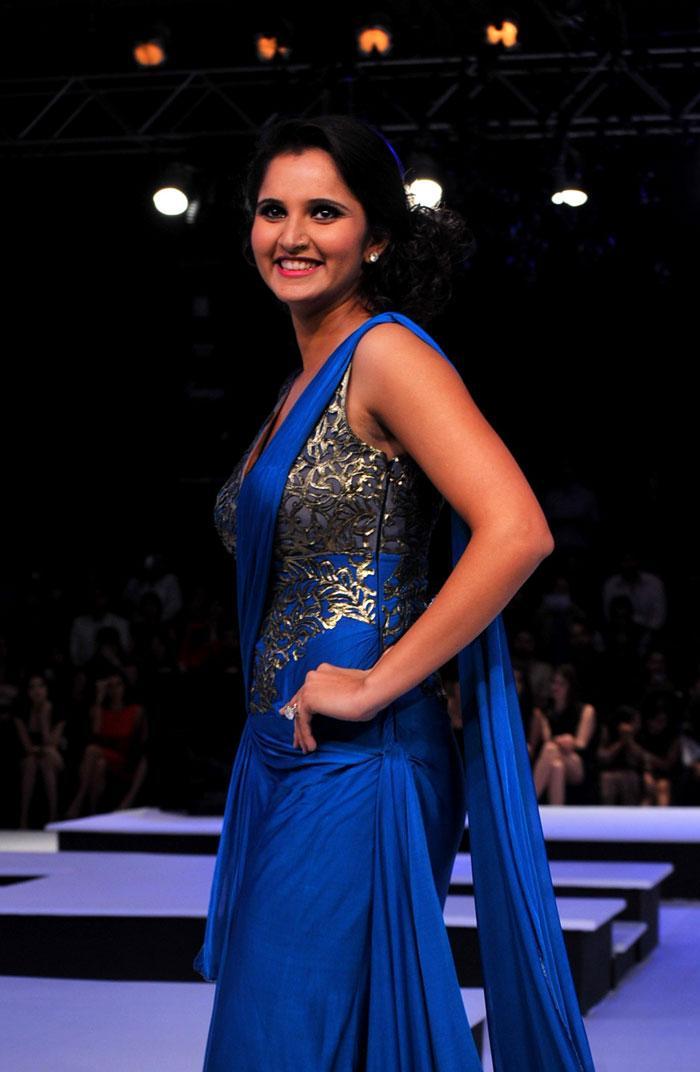 sizzling southern stars: Pics of Sportspersons on ramp :pics of Saina ...