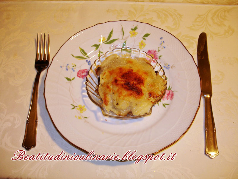 Pesce gratinato su letto di funghi da Beatitudini in cucina su ...