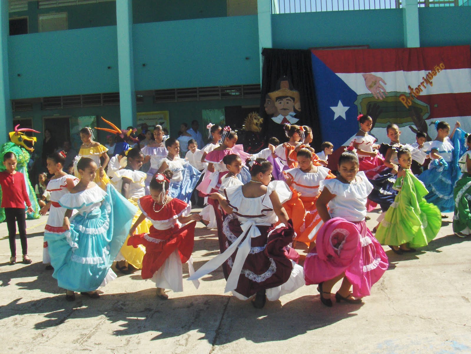 Biblioteca Gladys Diaz Santiago: Semana de la Puertorriqueñidad