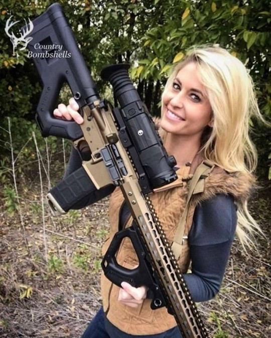 90 Miles From Tyranny : Girls With Guns