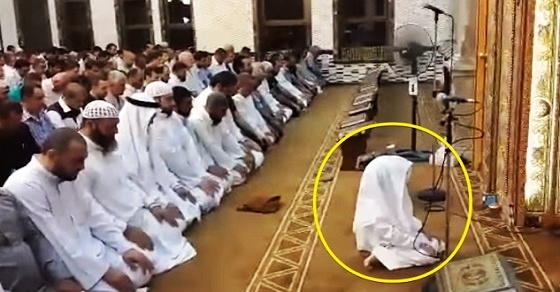 Masya Allah, Bocah Ini Jadi Imam Sholat, Videonya Benar-Benar Membuat ... Masya Allah, Bocah Ini Jadi Imam Sholat, Videonya Benar-Benar Membuat ...