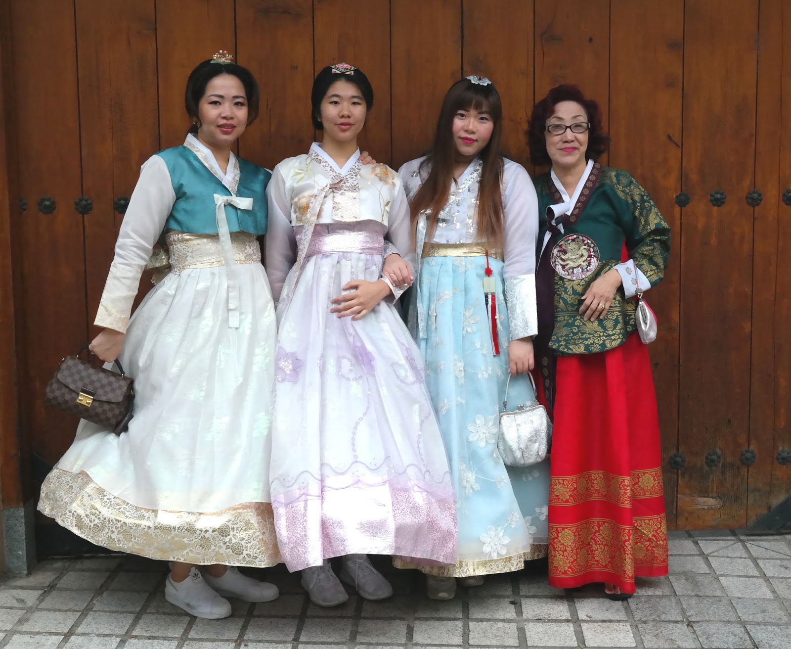 Review : One Day Hanbok (SPONSORED) - Pink and Undecided