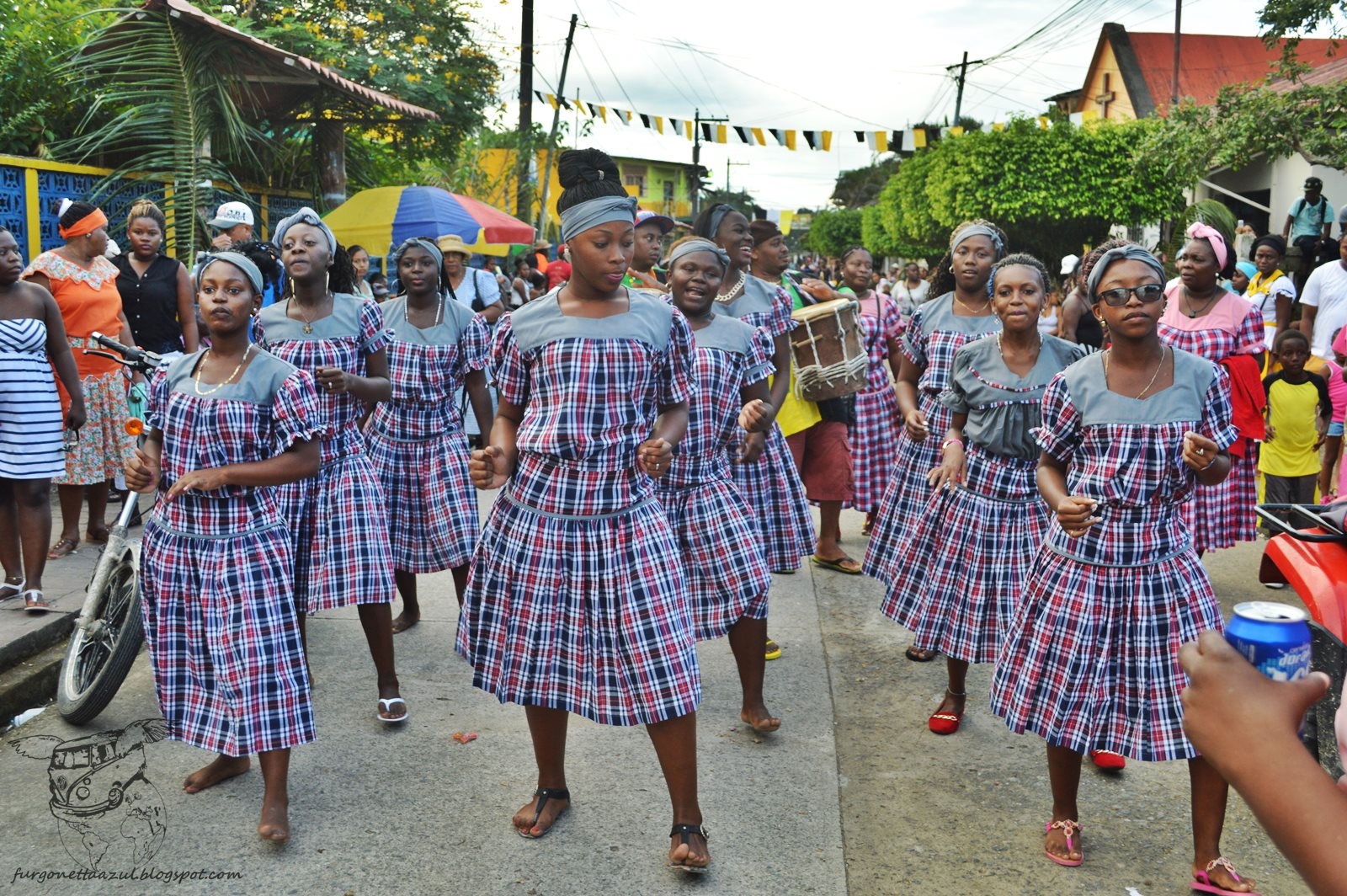 FURGONETA AZUL: LIVINGSTON- ¡DÍA NACIONAL DEL GARÍFUNA!