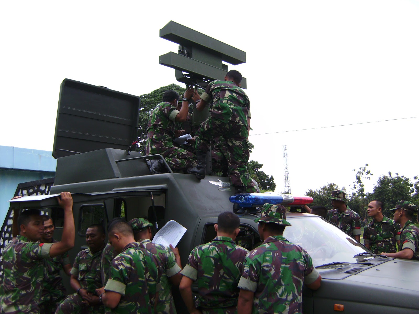 Garuda Militer: Latgab TNI 2012: Juwata Diteror, TNI Menyerbu
