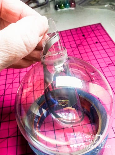 The Sew*er, The Caker, The CopyCat Maker: Floating Ornament How To