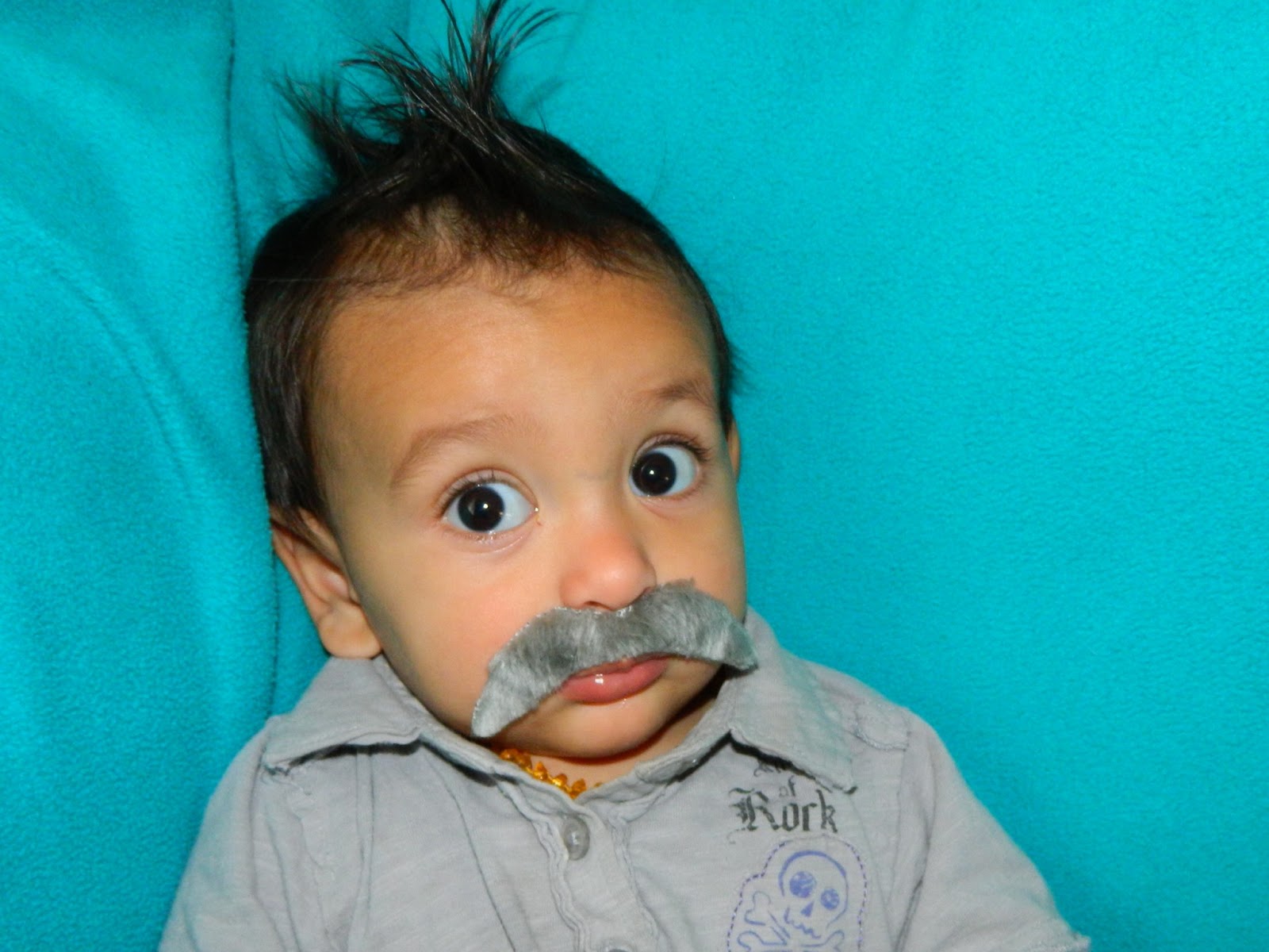 One momma trying to keep it retro and crunchy: Mustache First Birthday