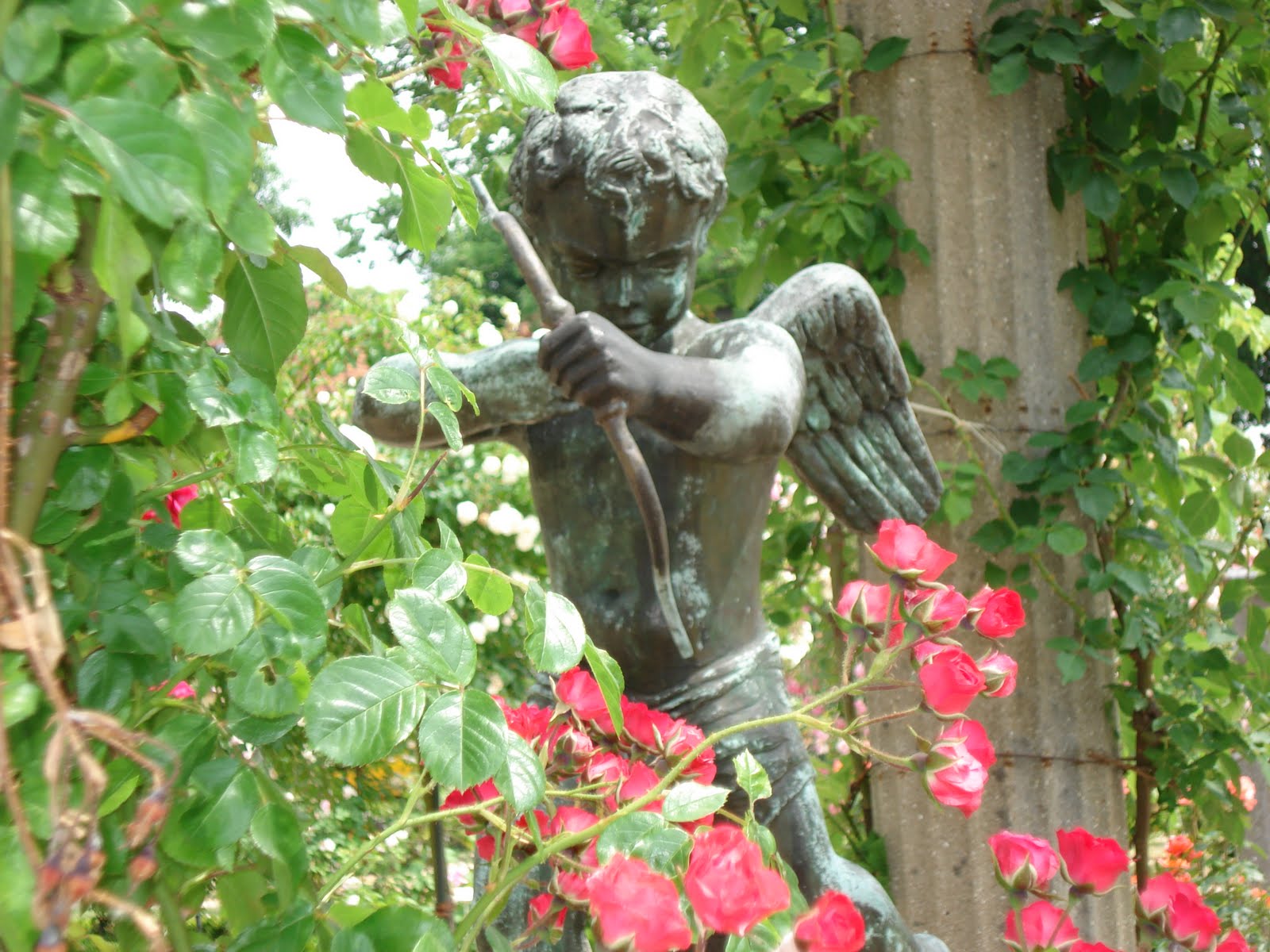 French Beauty Mark: The Rose Garden at L'Hay-les-Roses Paris