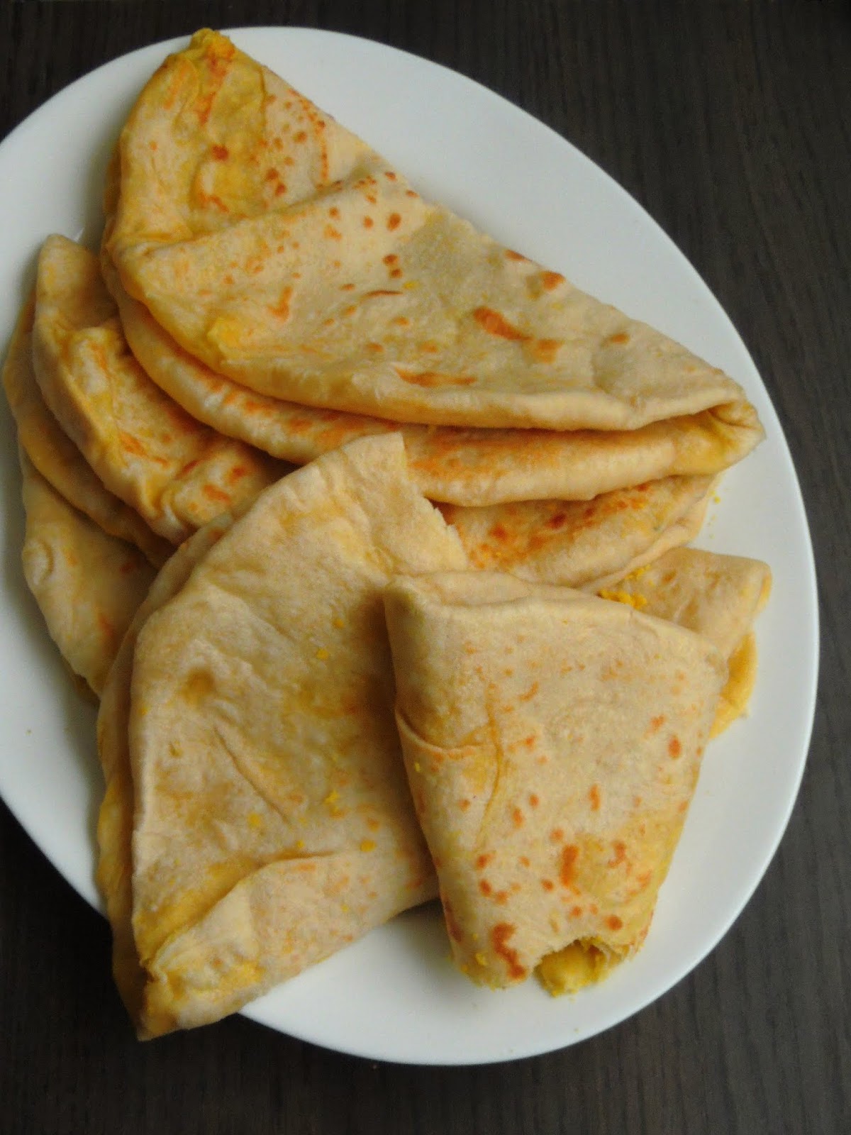 Priya's Versatile Recipes: Dhalpuri Roti/Trinidadian Dal Stuffed Flatbread