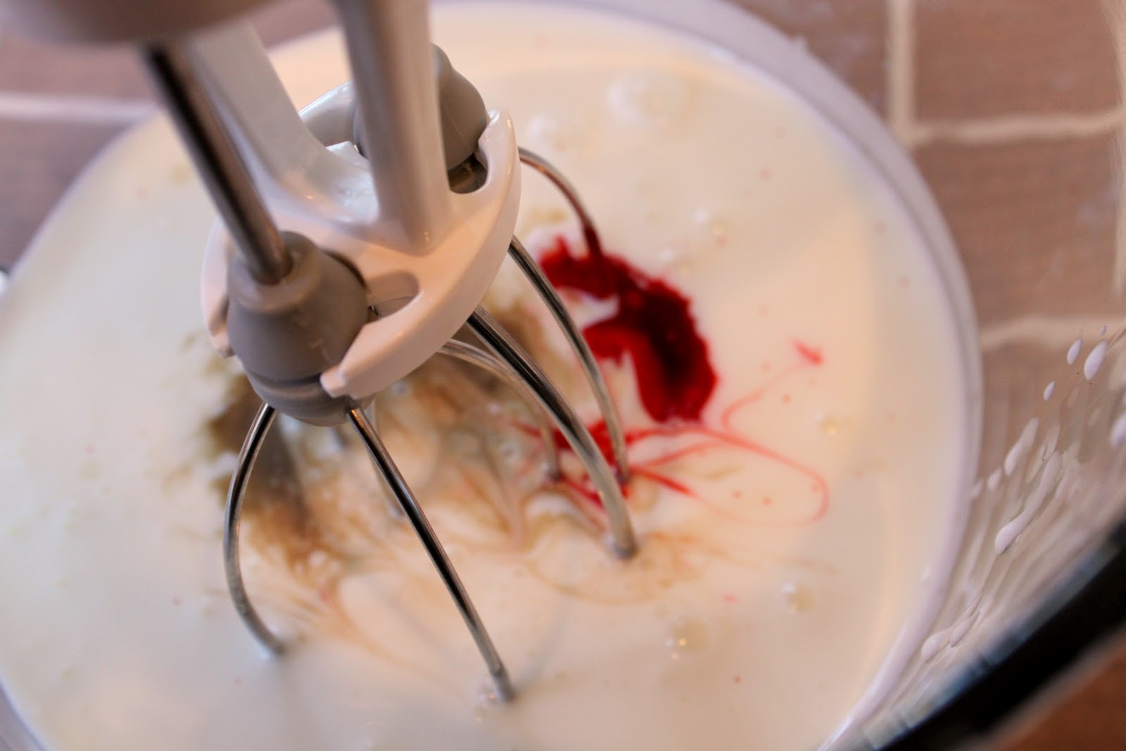 Red Velvet Cake with White Chocolate Frosting | Delicious Food Kitchen