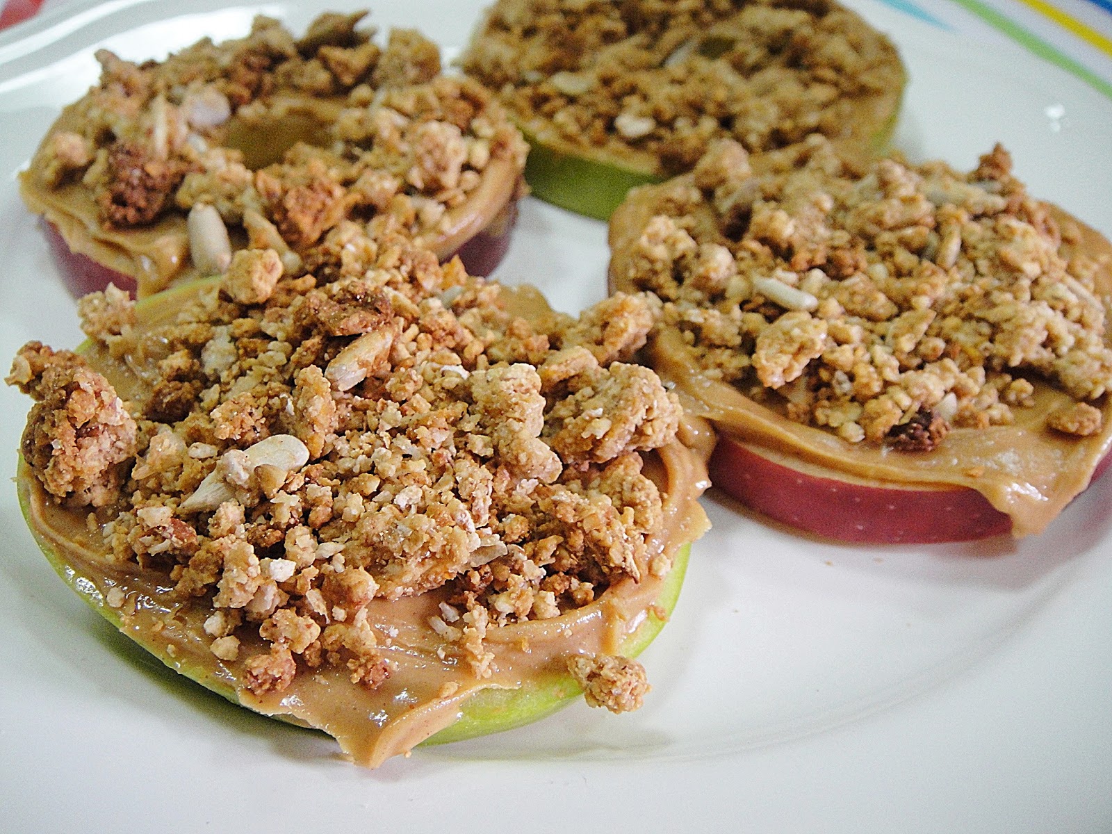 Maryam's Culinary Wonders: 929. Apple Peanut Butter Granola Snacks