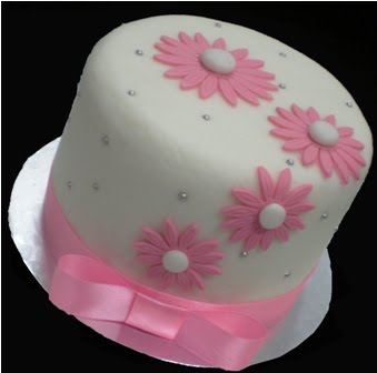 FK House of Delights: Simple Pink Fondant Cake