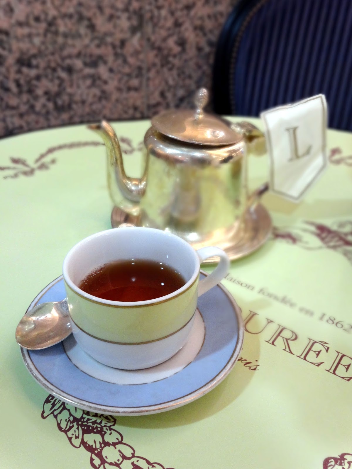 Queen of Low Tea: Ladurée Tea Set