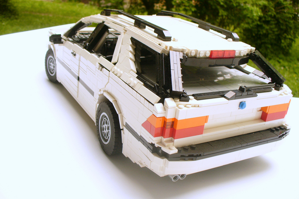SAABLOG-IN, le blog Saab: A Saab 9.5 Kombi made of Lego
