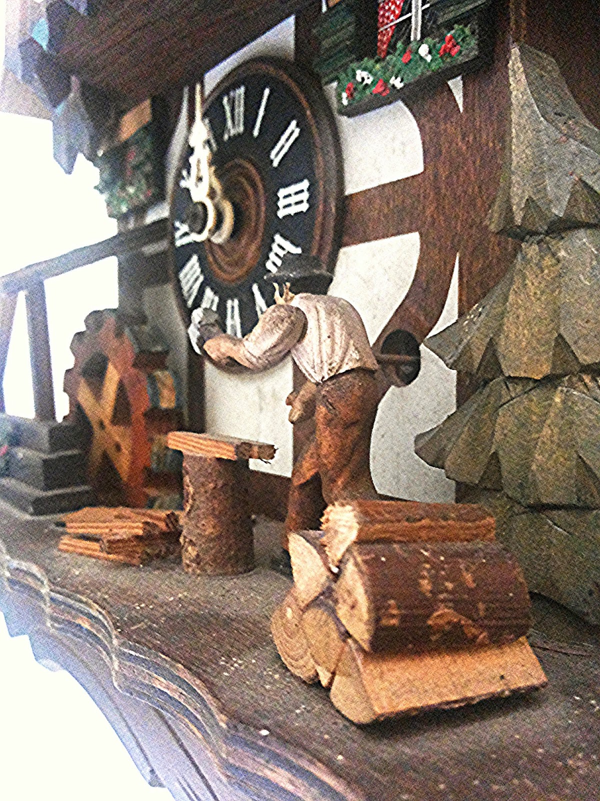 ANTIQUE RECOLLECTION : Jam Kikuk model chalet bandul tiga | Cuckoo ...