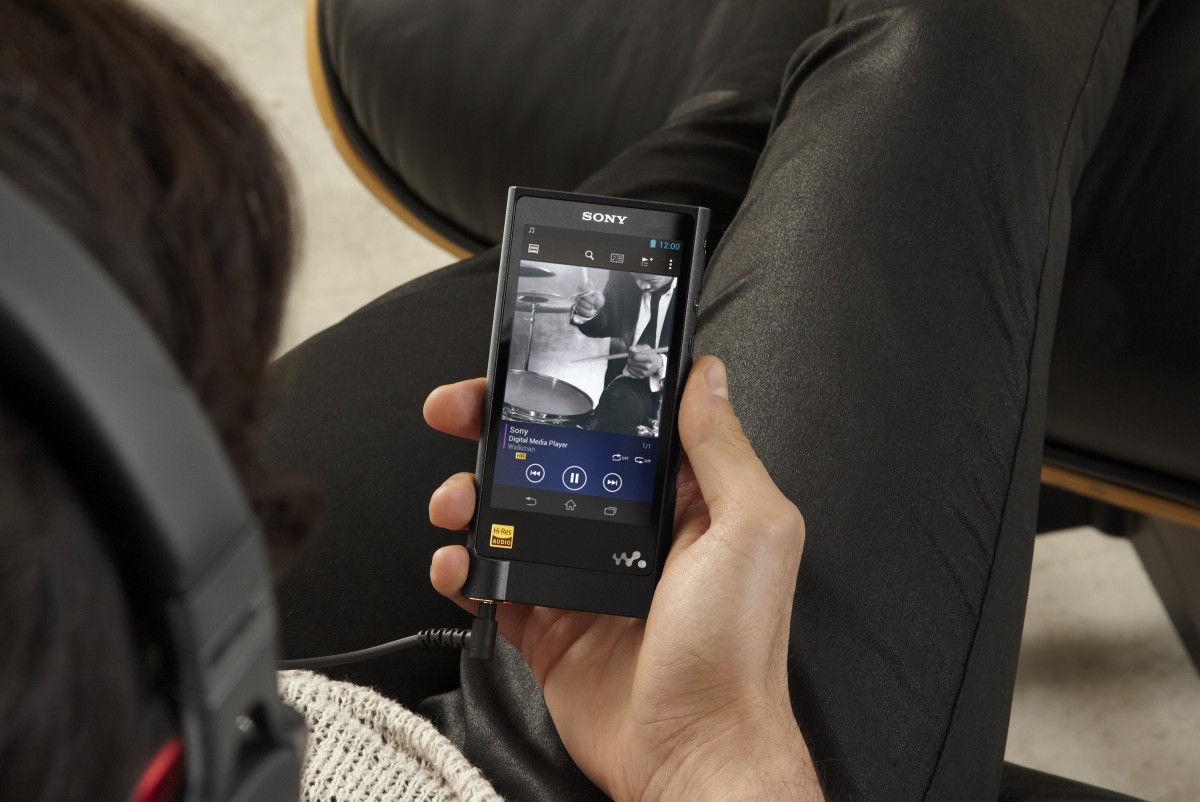 Sony unveils the new ZX2 for on-the-move music lovers - The Walkman Blog