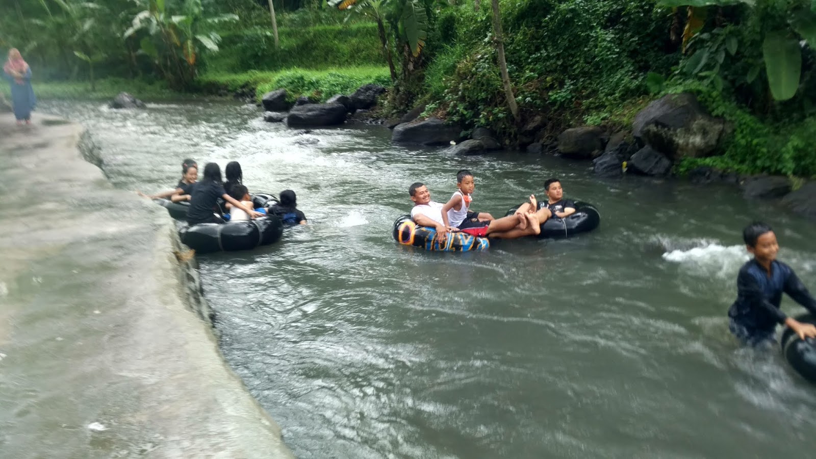 Pengalaman Main Tubing di Sumbermaron Malang