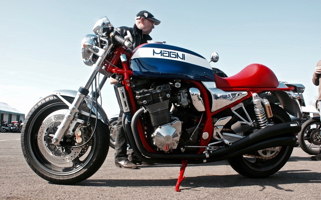 Magni 1200 S: l'Inazuma che voleva essere MV - Inazuma café racer