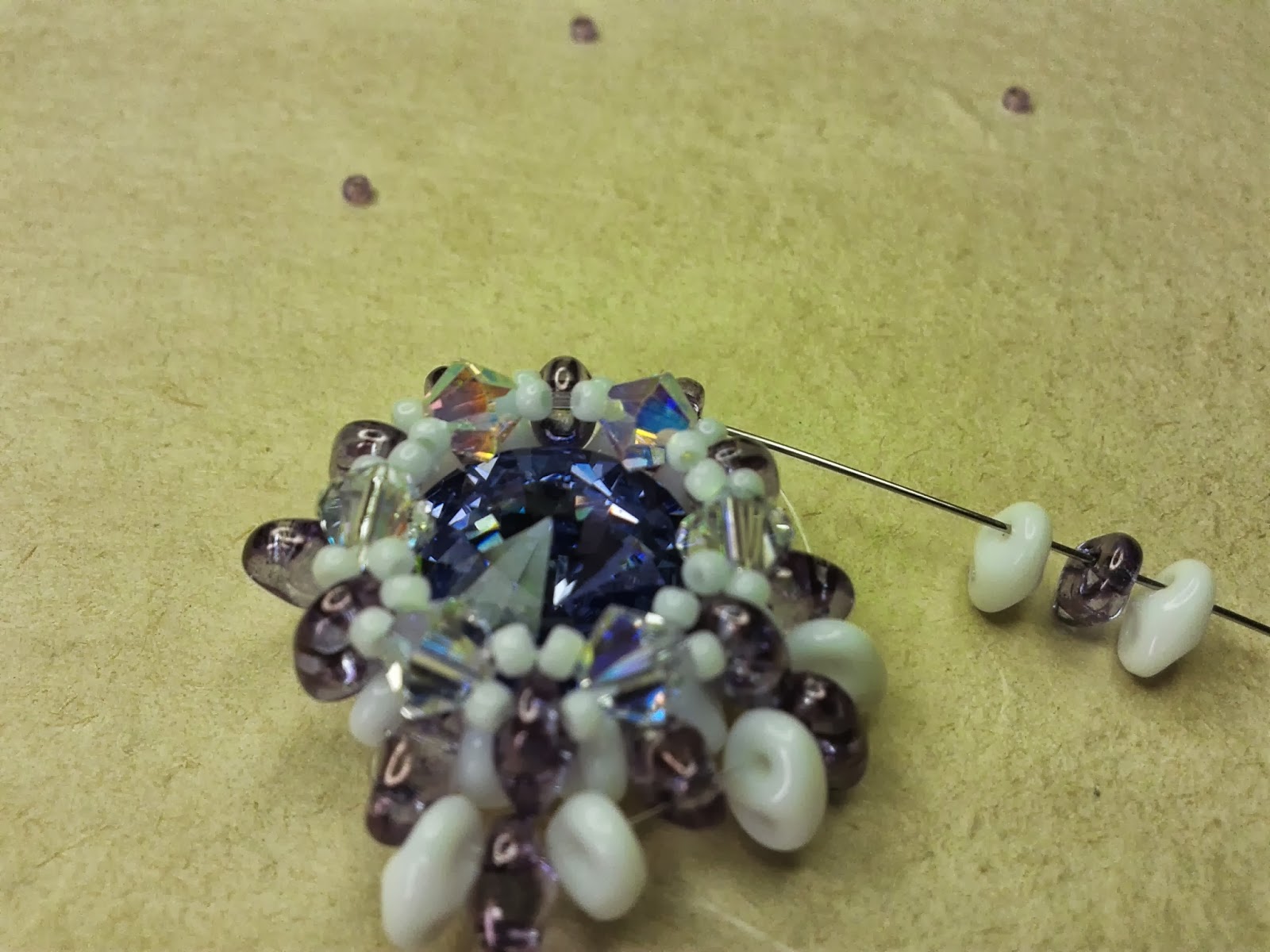 Perlinando ...: TUTORIAL ORECCHINI STELLA ALPINA