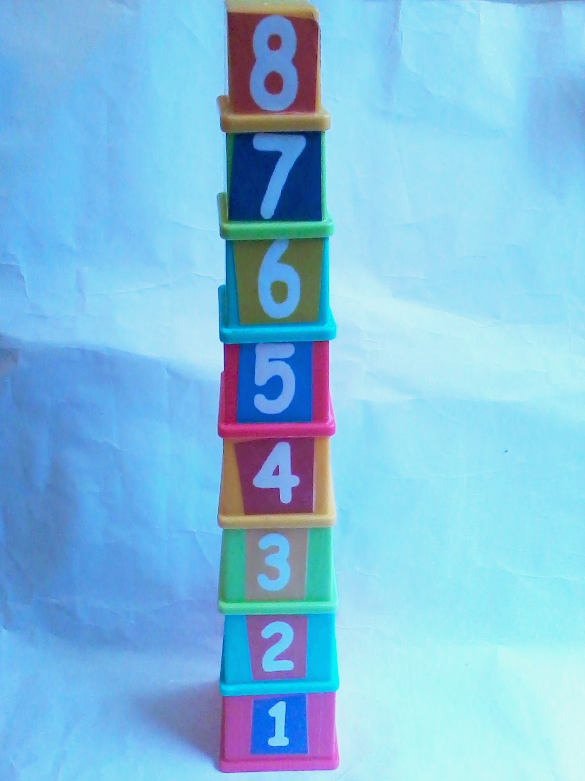 Mami Profe: cubos apilables para aprender los números
