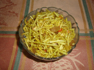 freeindianfood: Khatta Meetha Aloo Lachcha / Spicy Potato Snack