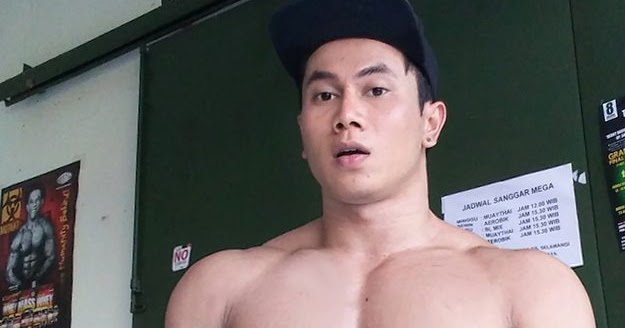 world bodybuilders pictures: indonesian bull bodybuilder gema arya saputra
