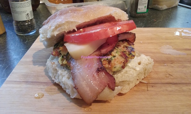 Hamburger di pollo e zucchine - Chicken and zucchini burger ~ Foodie in ...