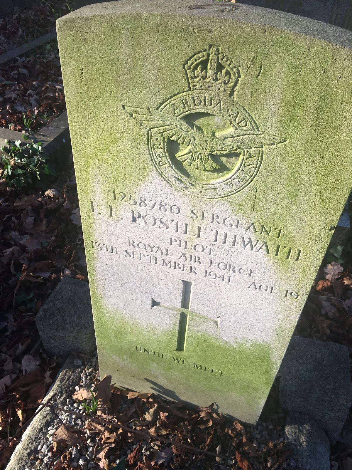 Blitzwalkers: Tales behind the graves in Carshalton