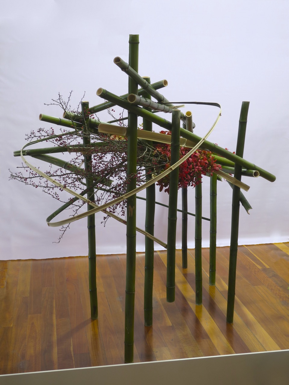 ROADSIDE IKEBANA: ARRANGEMENTS WITHOUT USING A KENZAN