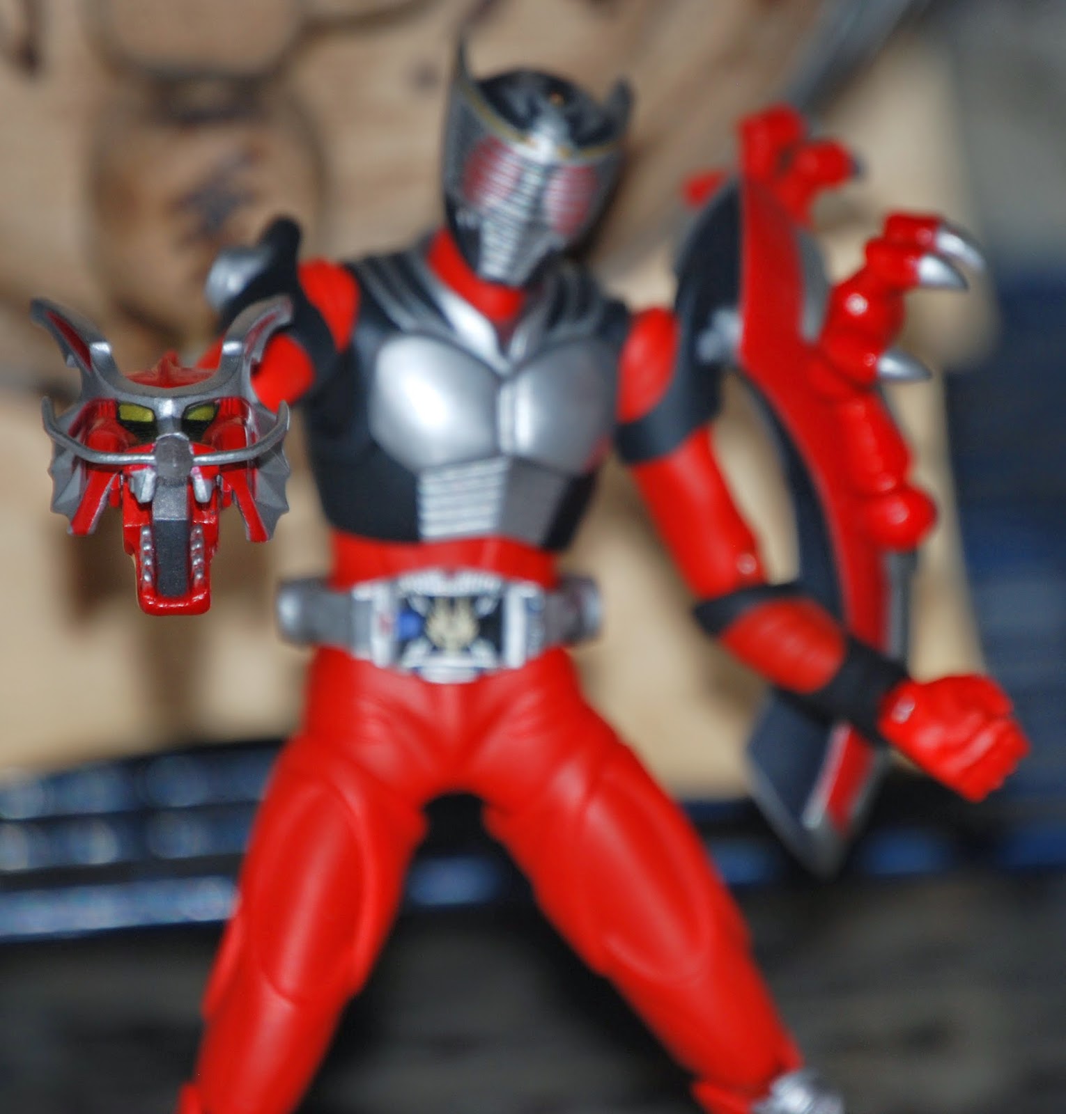 Fanholes Podcast: Fanholes Figure That! (Figma Kamen Rider Dragon Knight)