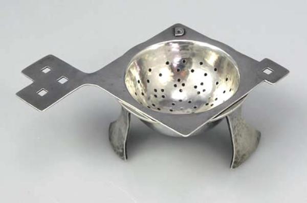 Mizpedia: Unique Tea Strainer