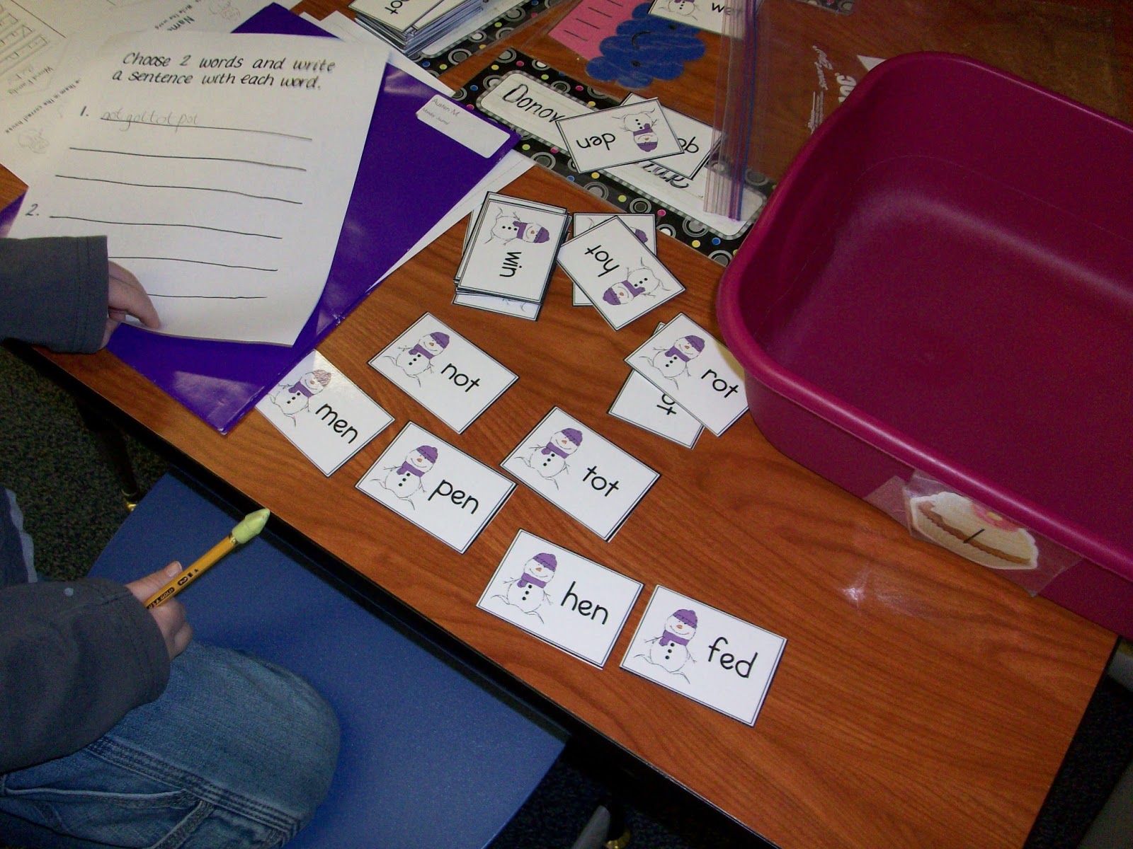 Kinder Cakes: Literacy Stations and a Freebie!