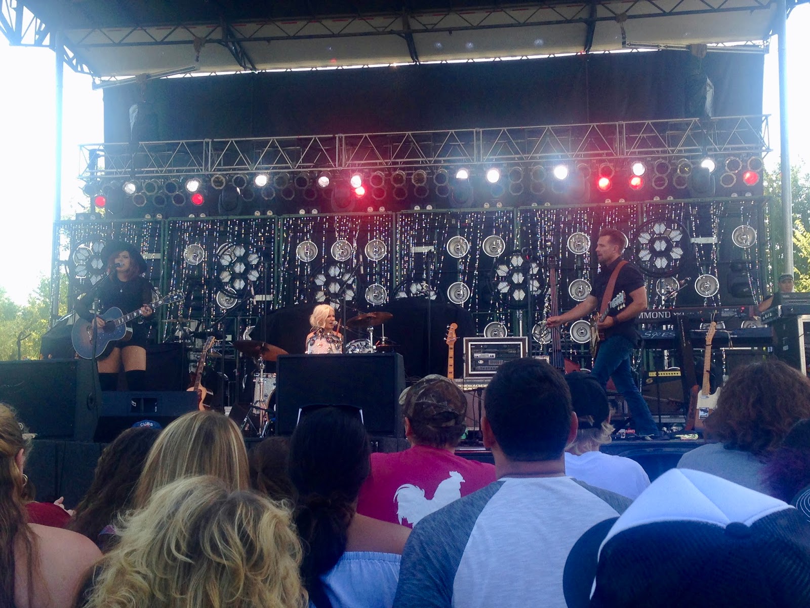 Amy's Creative Pursuits: How To Dress For An Outdoor Festival