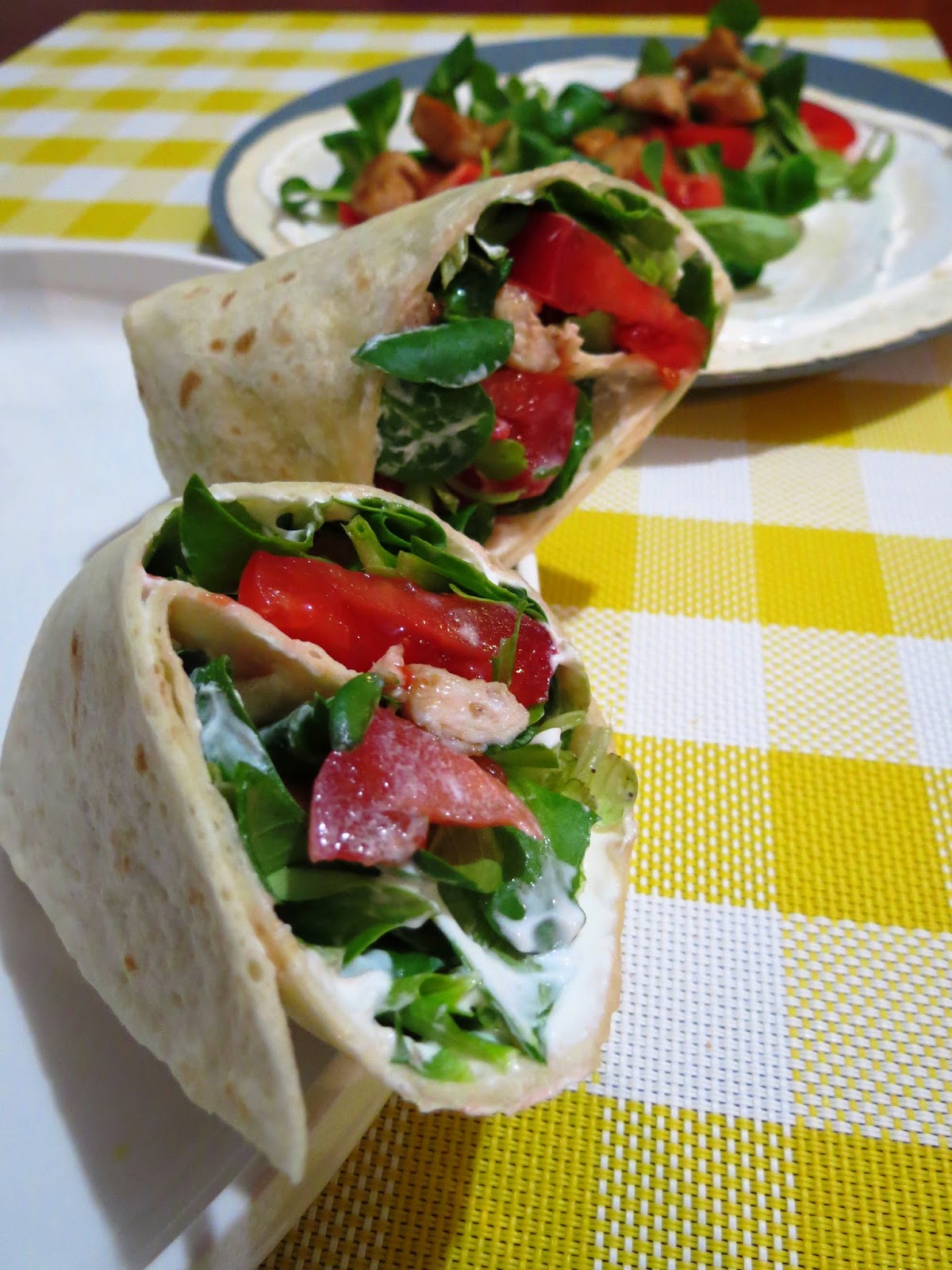 Jak u Ma-gdy, blog o jedzeniu: Wrapy z kurczakiem, czosnkowo ...