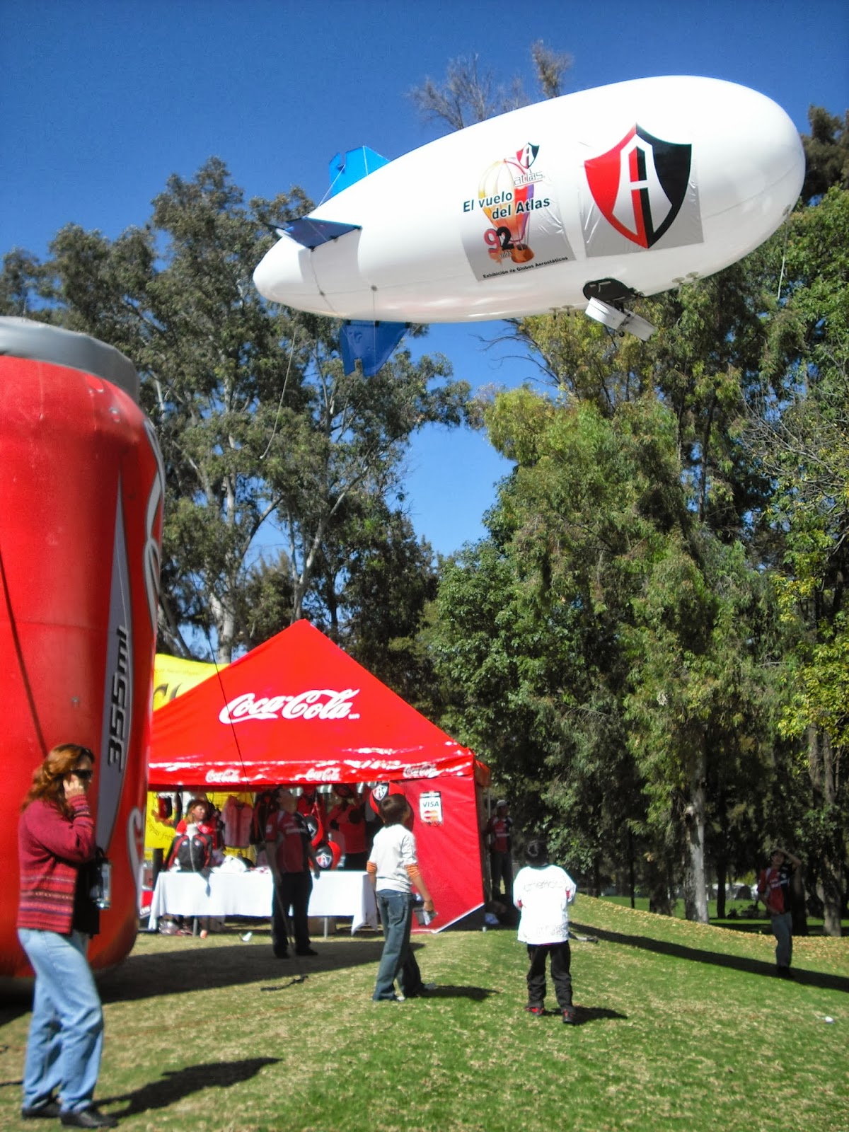 Dirigibles de control remoto.