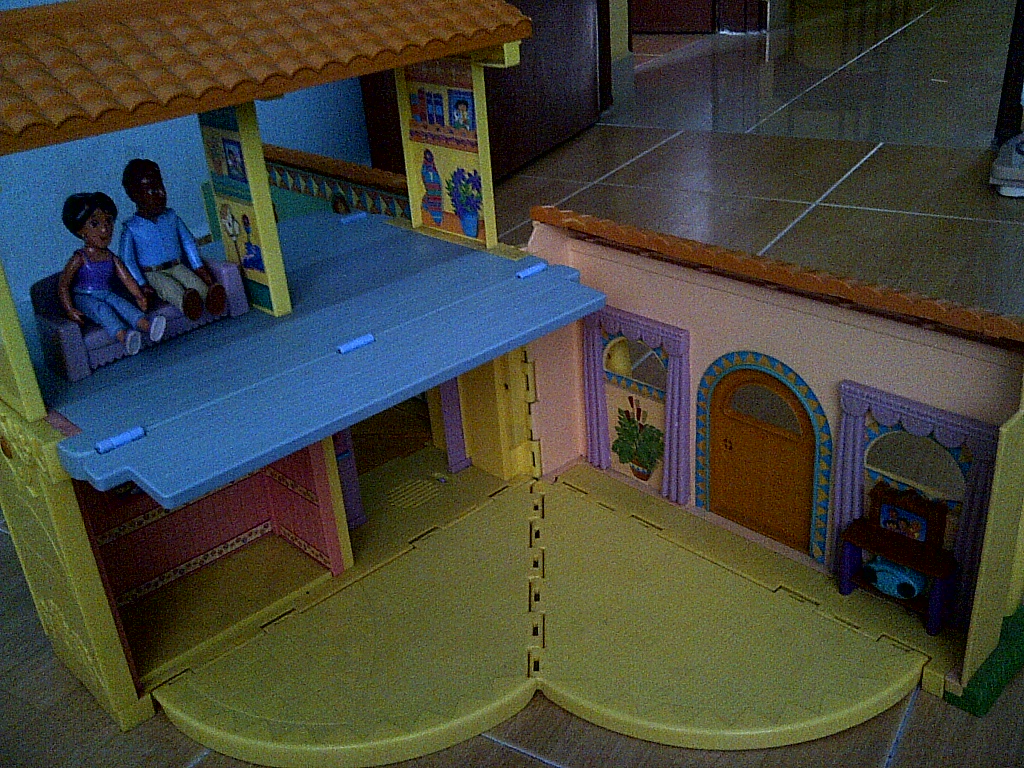 SPECIAL TOYS SHOP: FISHER PRICE GIANT TALKING HOUSE