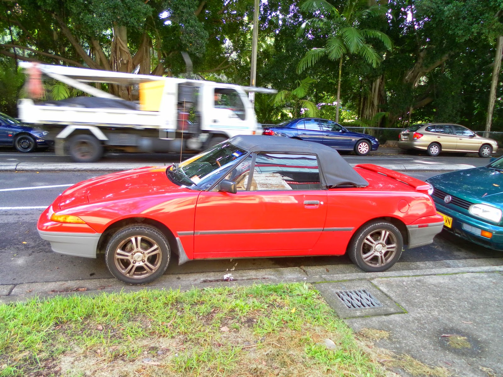 Aussie Old Parked Cars: 1990 Ford SA Capri