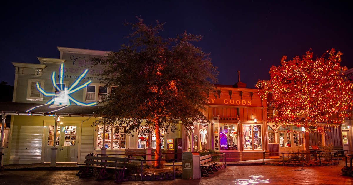 Halloween Tree at the Halloween Party