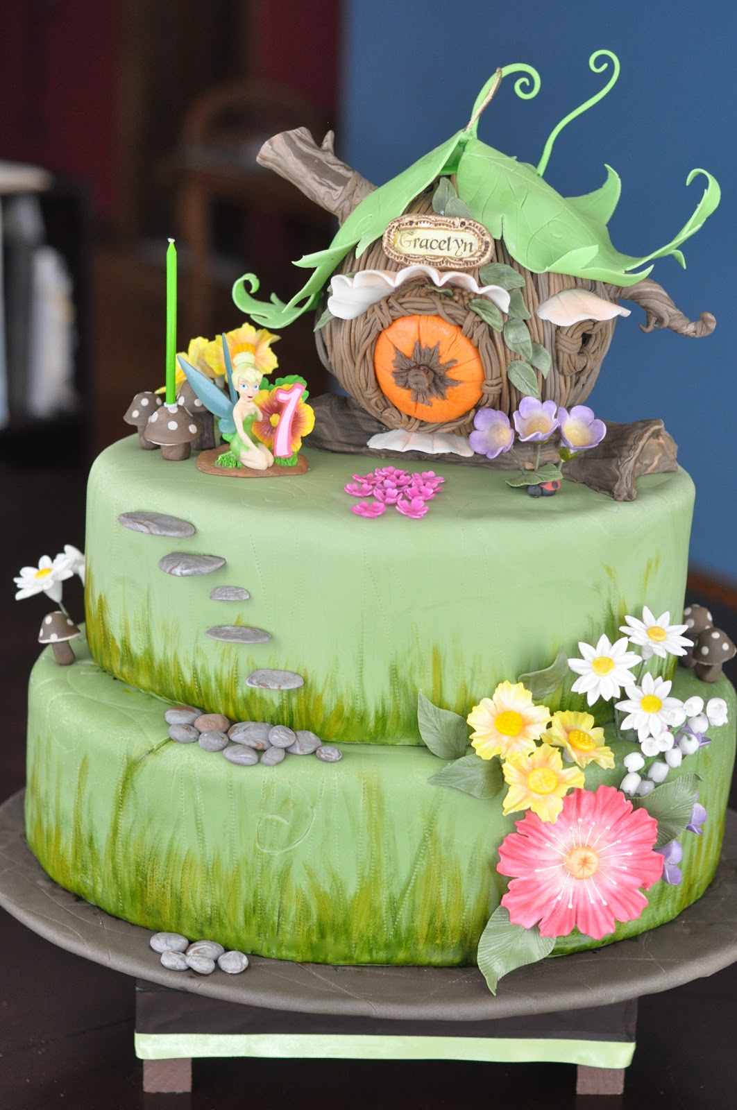 TINKERBELLS TREE HOUSE Cake KāKE - Delicious Food