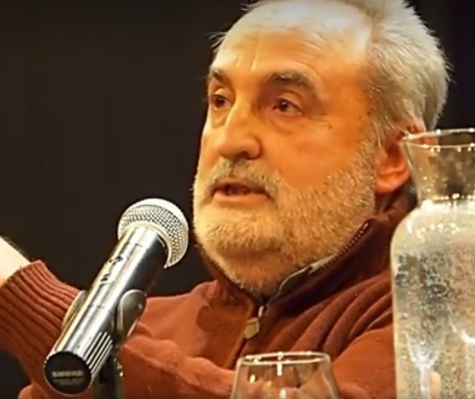 MIENTRAS LA LUZ: "Paliques en paloma" de Valentín Martín