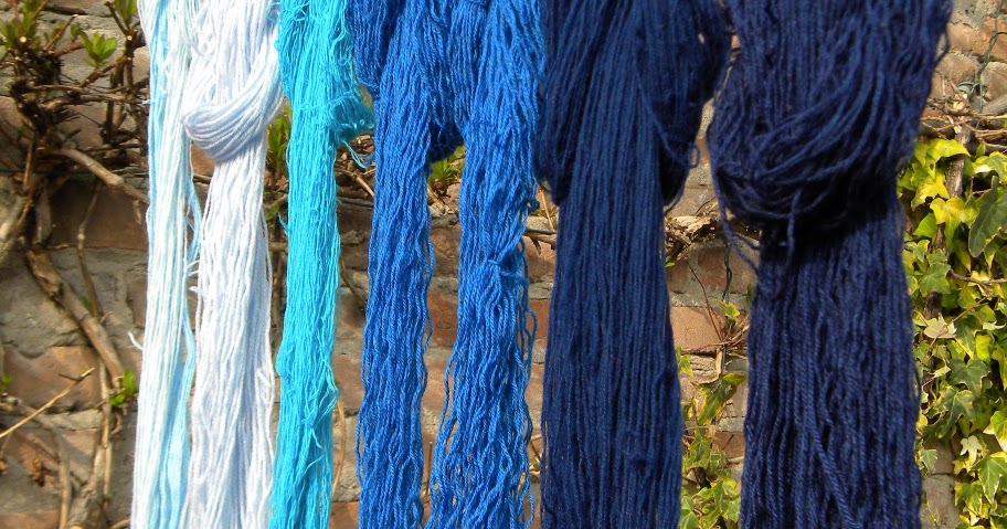 Matasse di lana e antichi attrezzi per filare/Seven Seas of Rhye