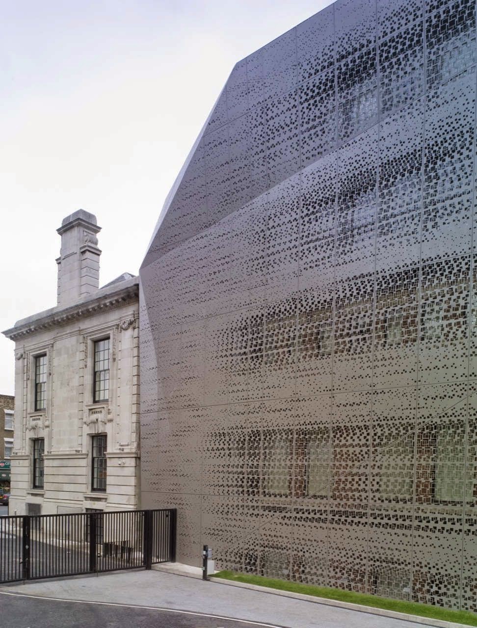 35 Cool Building Facades Featuring Unconventional Design Strategies ...