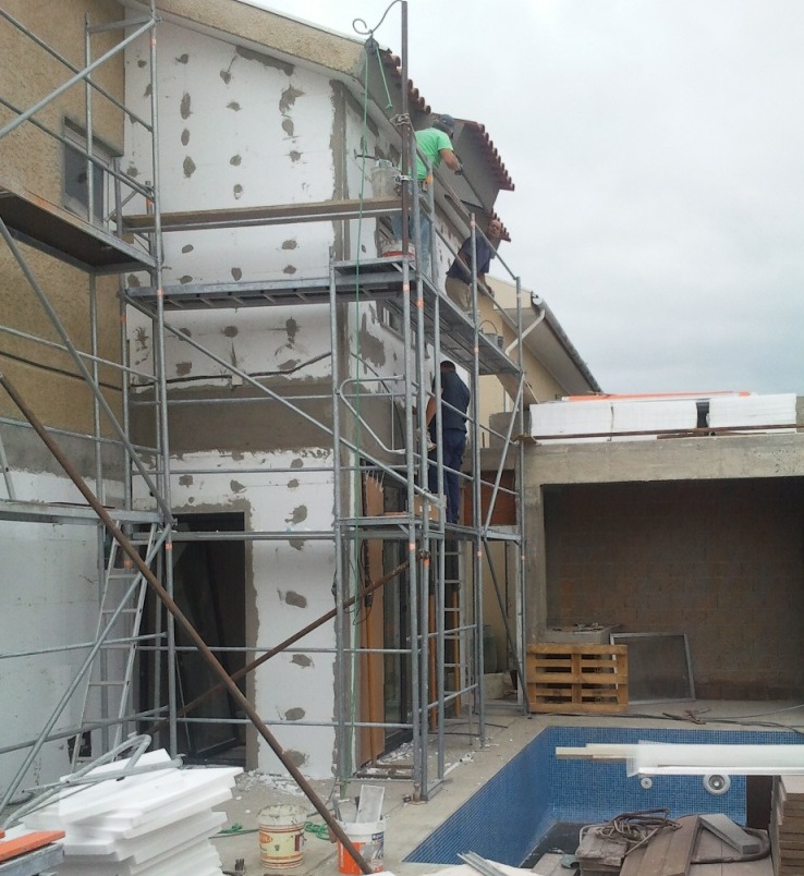 Mentepa - Oficina de Obras: Revestimento de fachadas com sistema capoto