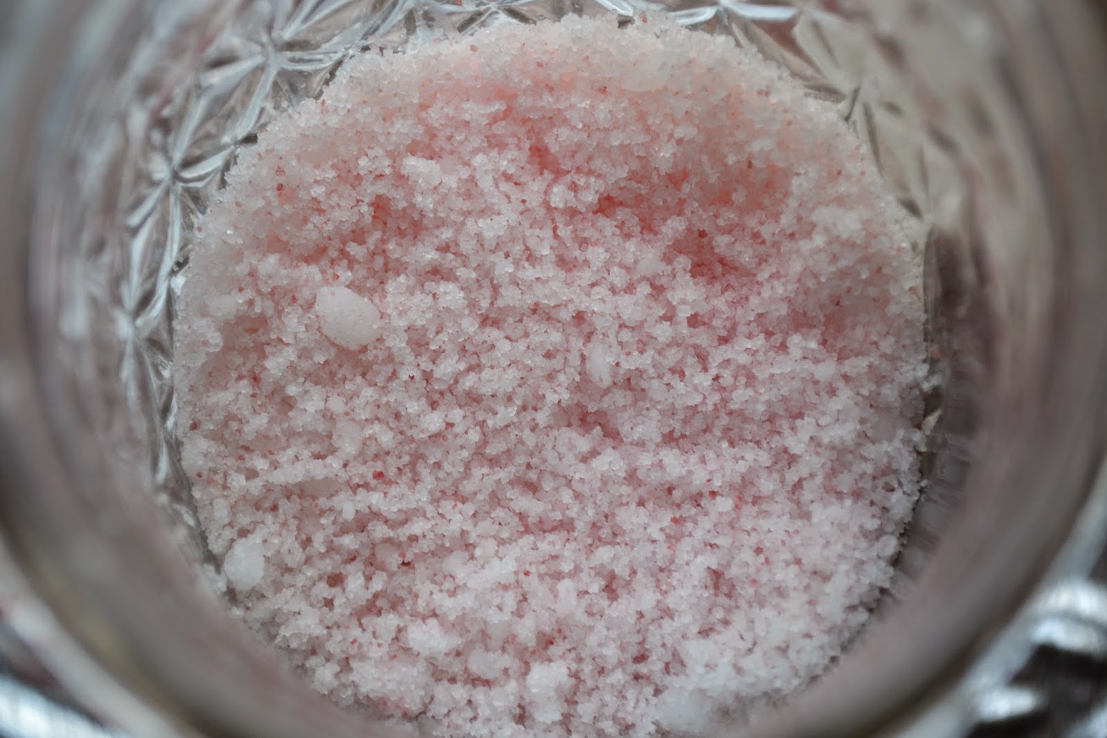 DIY ~ Peppermint Sugar Scrub PLUS Peppermint Essential Oil #Giveaway!