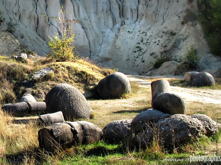 Photographis: Romanian Trovants - Living Stones