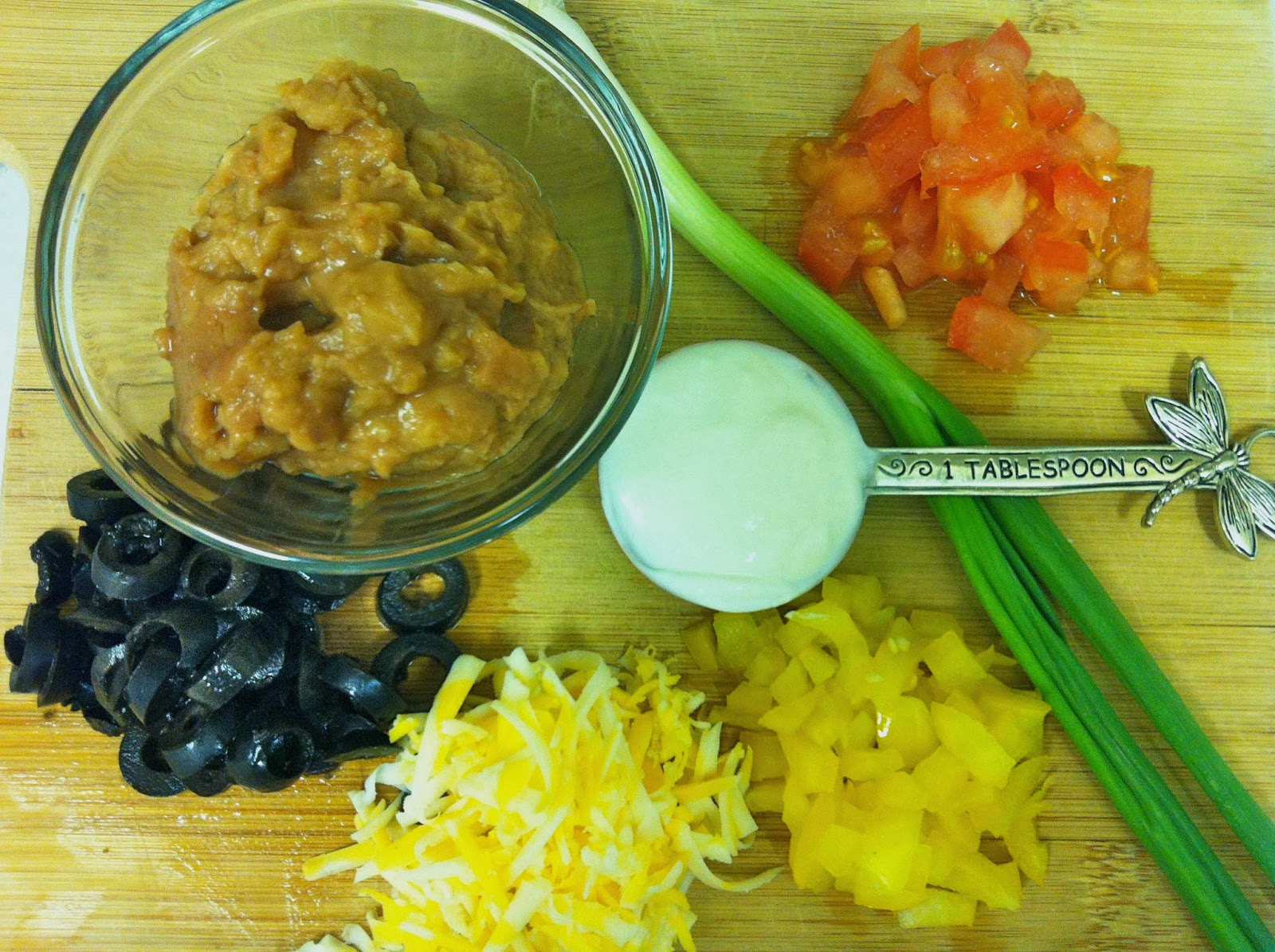 The Lifestyle Notebook : Refried Bean & Veggie Lettuce Wrap