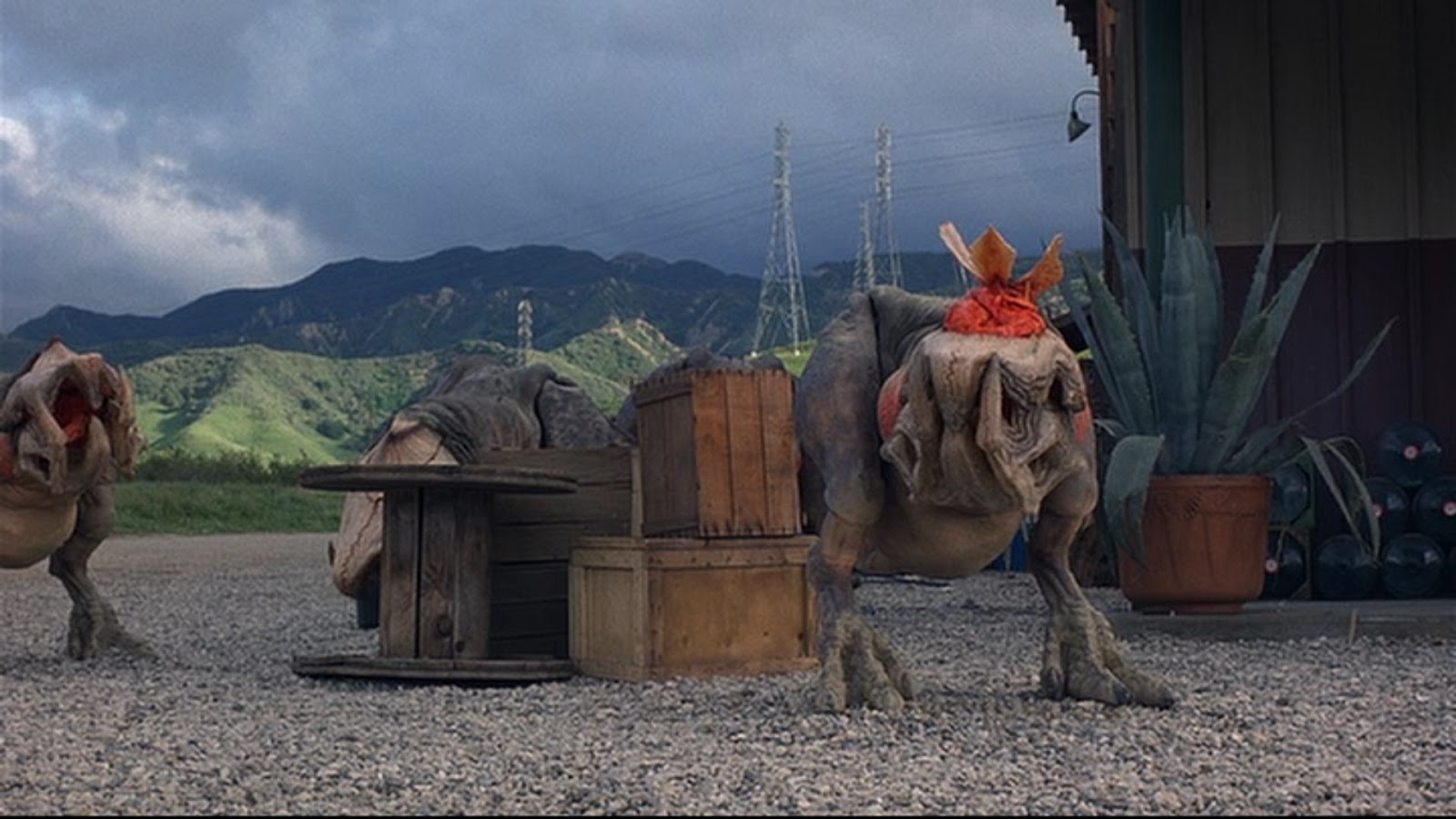 Happyotter: TREMORS 2: AFTERSHOCKS (1996)