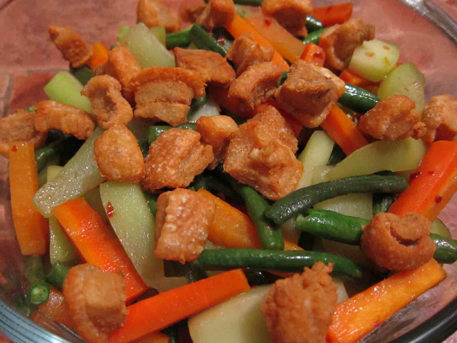 trigger happy foodie: Veggies with Crispy Pork